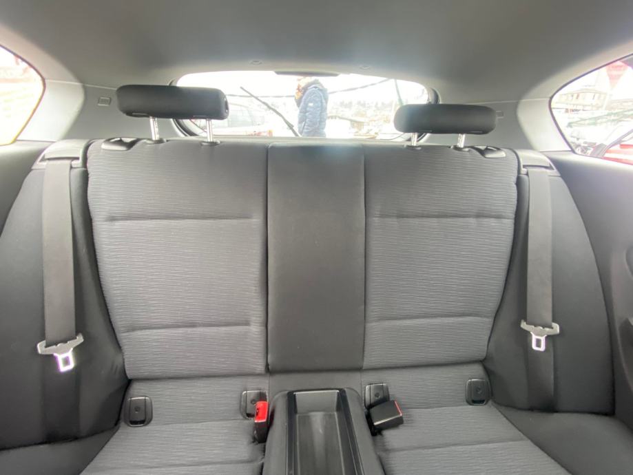 BMW serija 1 118d FULL VELIKI SERVIS,PARK.SENZ, GRIJANJE SJEDALA,ALU ...