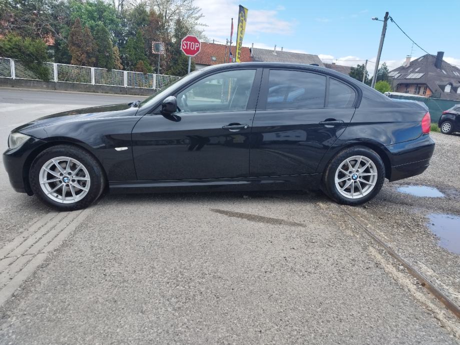 BMW serija 3 316d // REG 1 GOD // NAVIGACIJA //, 2010 god.
