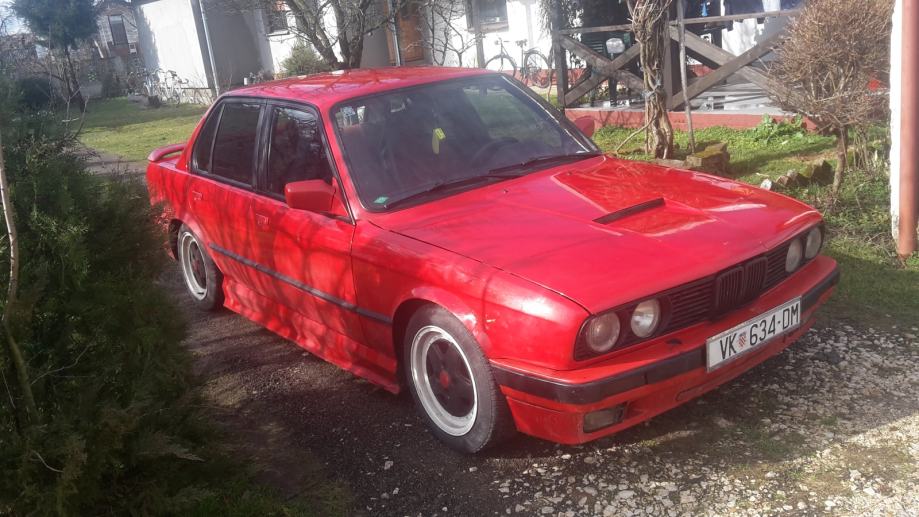 BMW e30 kockica, 1990 god.