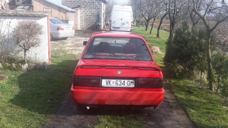 BMW e30 kockica, 1990 god.