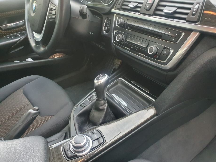 BMW F30 serija 3 318d Luxury line, 2012 god.