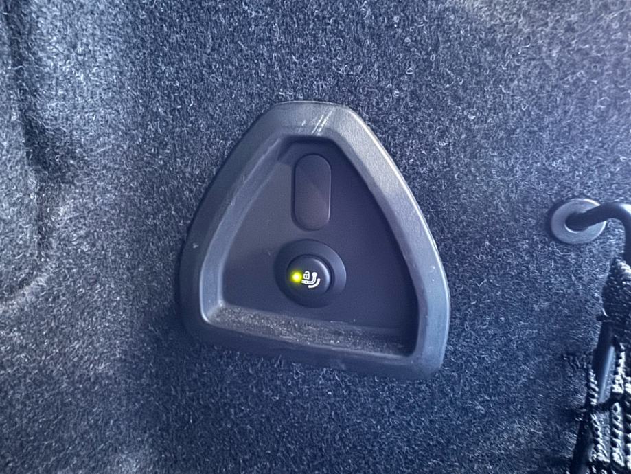 BMW serija 3 320d x-Drive M-SPORT **LASER, 360, BLIND, KUKA, KEYLESS ...