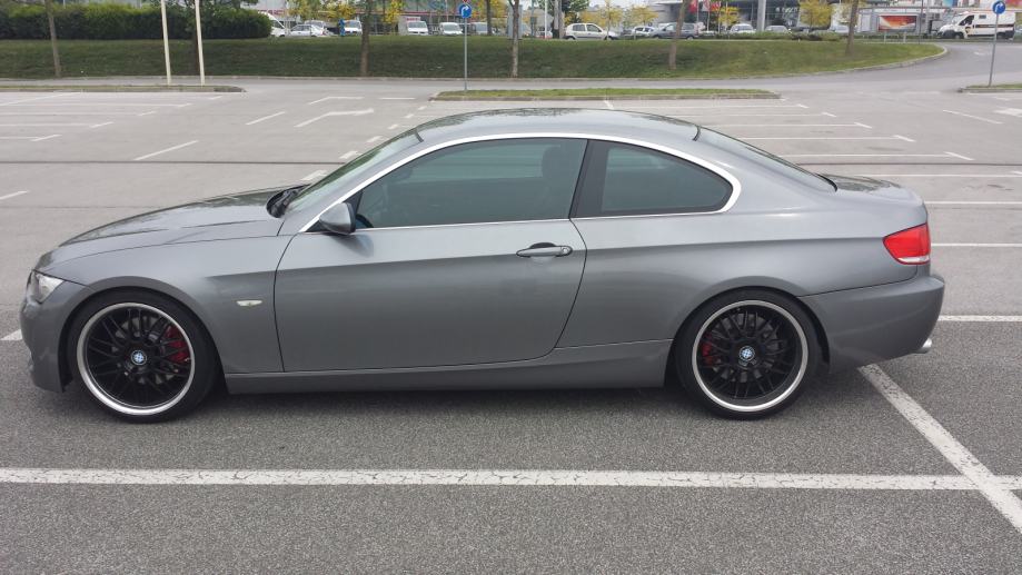 BMW E92 Coupe 330i kao nov (najbolja ponuda)., 2006 god.