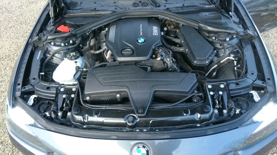 BMW serija 3 Touring 318d,150KS Redizajn strane tablice., 2015 god.