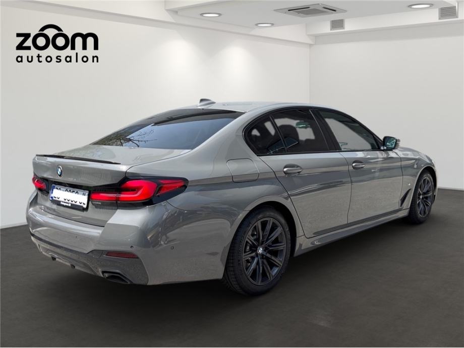 BMW serija 5 520d xDrive M Paket, LCI, TVORNICKO STANJE, KAO NOV, REG ...