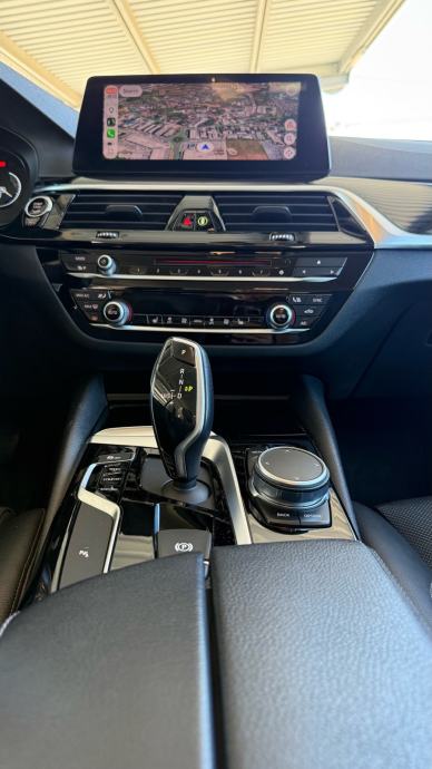 BMW serija 5 Touring 520d SPORTLINE, 2019 god.