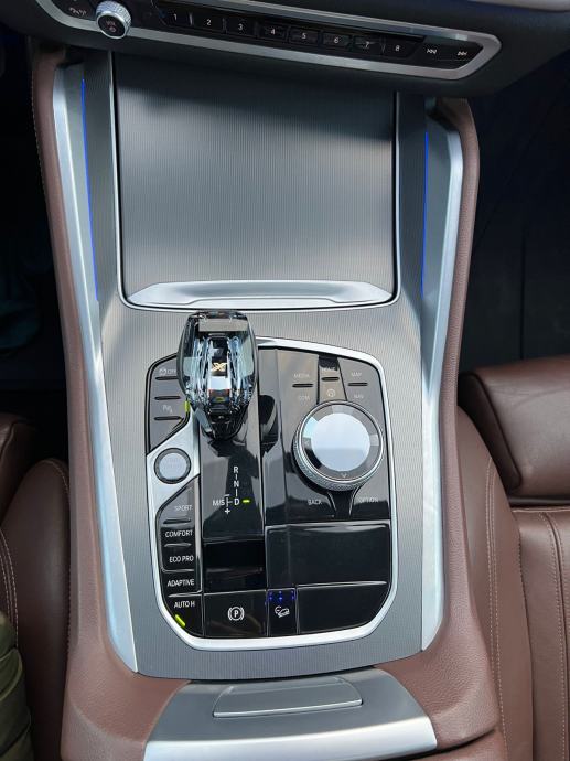 BMW X6 xDrive30d M-paket,panorama,swarovski,koza,radari,alu21,full, 2021 god.