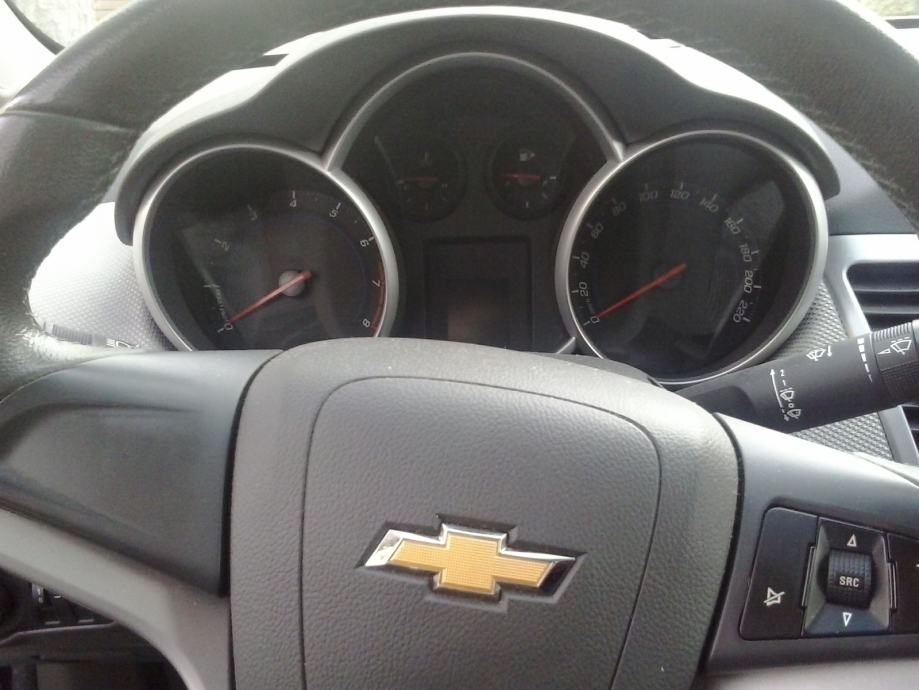Chevrolet Cruze LS + plin, 2010 god.