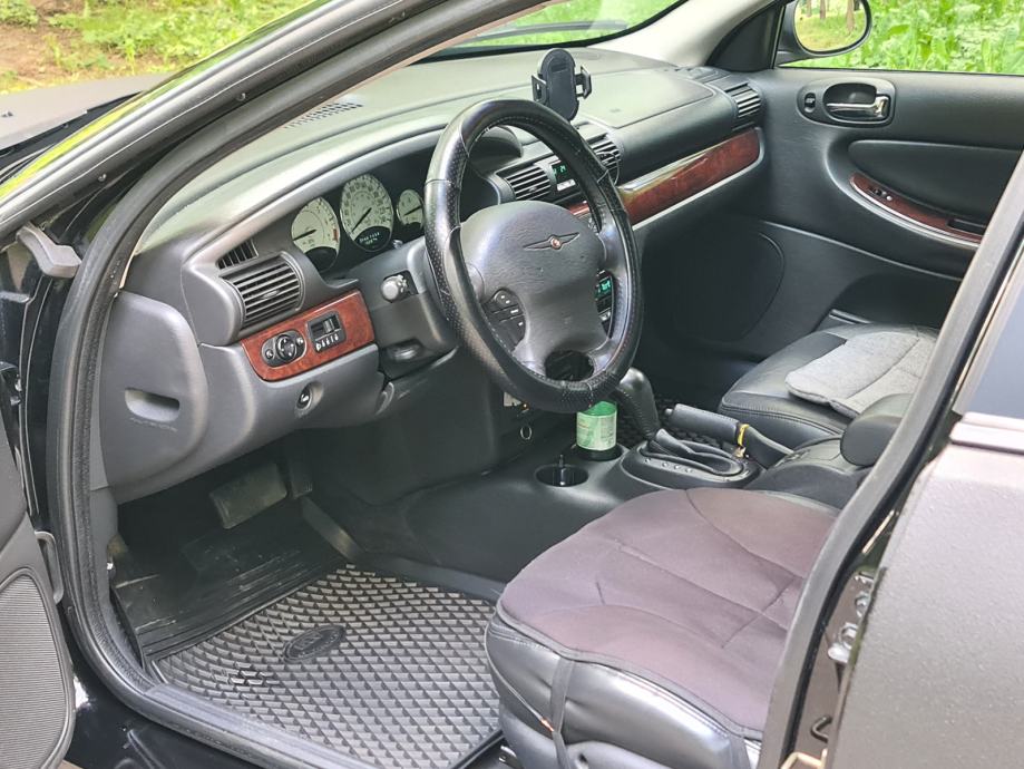 Chrysler Sebring 2,7 V6 LX .KuKa,Mat,crni,jedinstveni!Zamjena!, 2001 god.