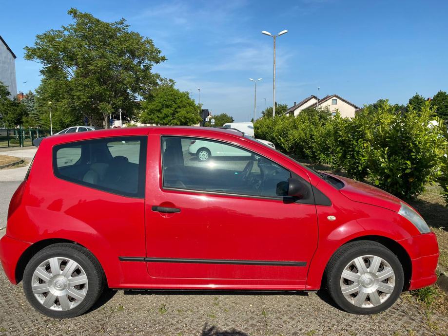 Citroën C2 1,4 i Registriran 7/2023. Očuvan, malo vožen gradski auto ...