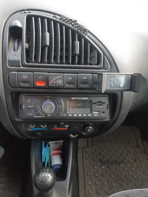 Citroën Saxo 1.1i, plin/LPG, klima, servo, reg.07/2024., 2002 god.