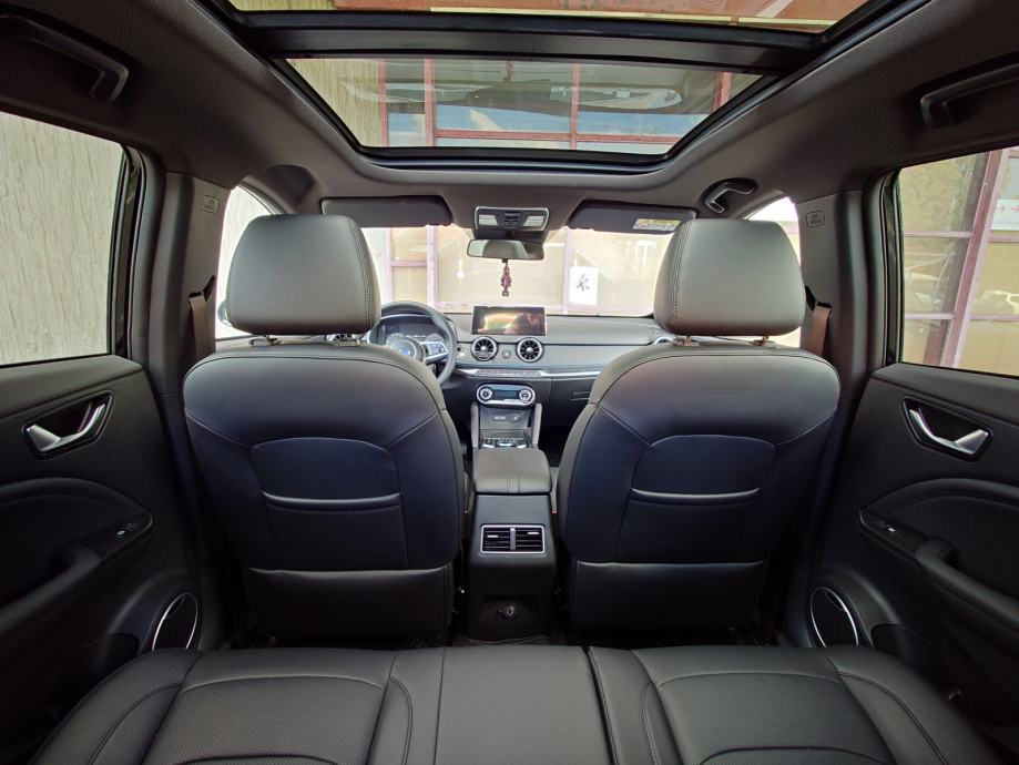 DFSK Seres 3 Luxury E3 automatik, 2022 god.