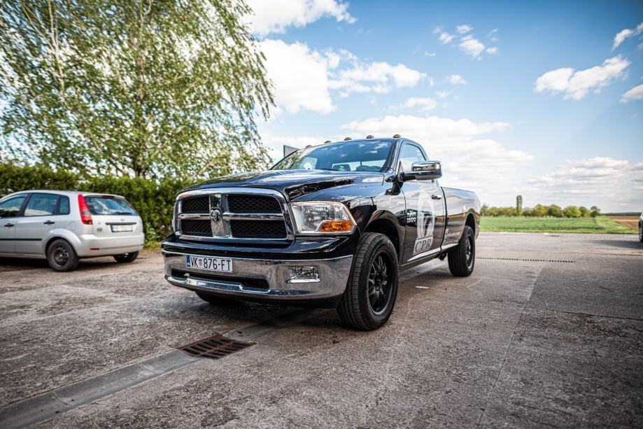 Dodge RAM 4.7 V8, 2011 god.