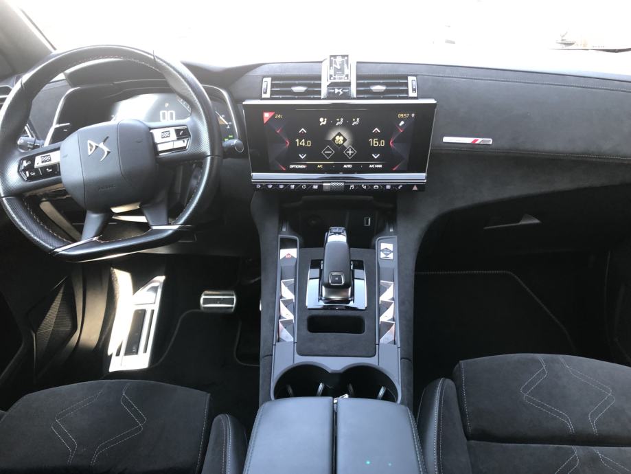 DS7 CROSSBACK 2,0 BLUEHDI 180 EAT8 PERFORMANCE LINE, 2019 god.
