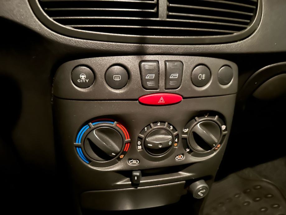 Fiat Punto 1,2 KLIMA, novi auspuh i lonac, 2004 god.