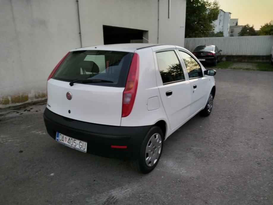 Fiat Punto 1.2i, veliki+mali servis,klima,reg.04/2024, odlično stanje ...
