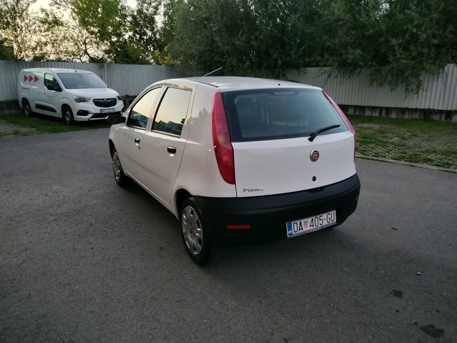 Fiat Punto 1.2i, veliki+mali servis,klima,reg.04/2024, odlično stanje ...