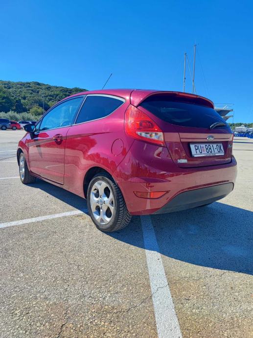 Ford Fiesta 1,2 5 16V HOT MAGENTA, 2011 god.