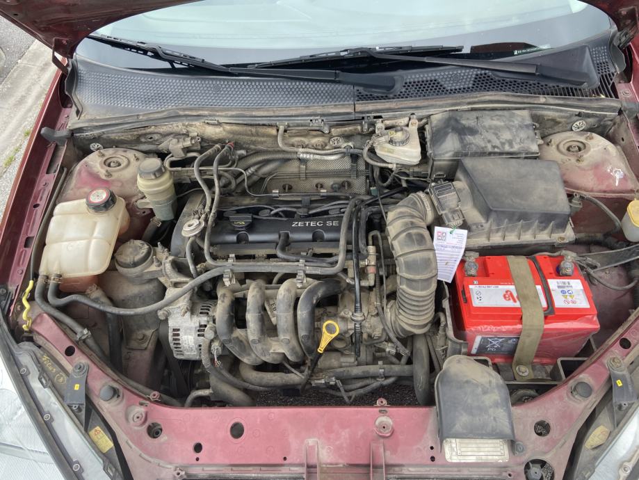 Ford Focus 1,4, 2001 god.