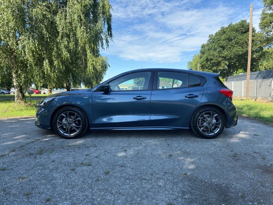 Ford Focus 1,5tdci ST LINE-NAVI-KAMERA-LED-AUT. KLIMA-GR.SJEDALA, 2022 god.
