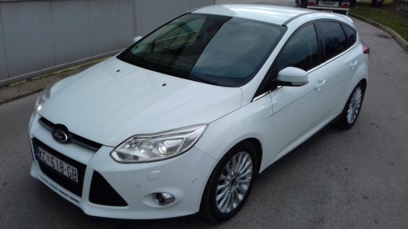 Ford Focus 2,0 TDCI 140KS TITANIUM INDIVIDUAL XENON KOŽA LED Reg 1 god ...