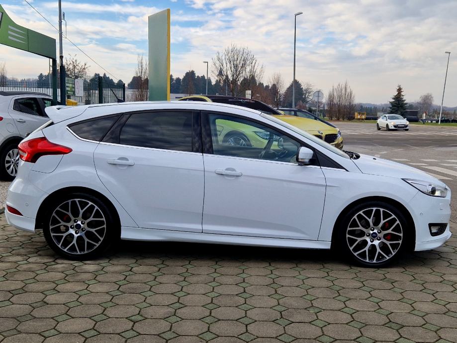 FORD FOCUS 2.0 TDCi TITANIUM ST-line - BOGATA OPREMA-SUPER ATRAKTIVAN ...