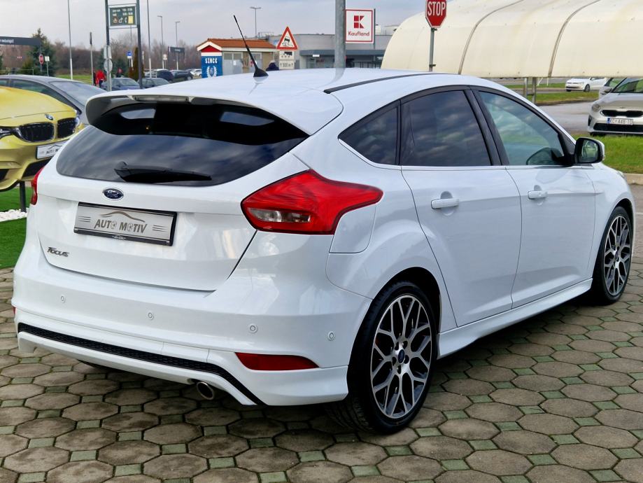 FORD FOCUS 2.0 TDCi TITANIUM ST-line - BOGATA OPREMA-SUPER ATRAKTIVAN ...