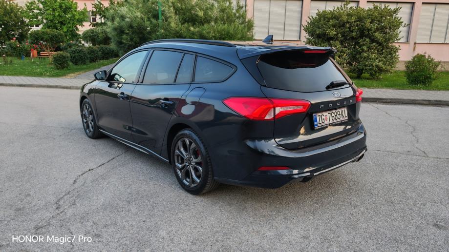 Ford Focus Karavan 2.0 TDCI 150 KS ST LINE AUTOMATIK LED VIRTUAL NAVI ...