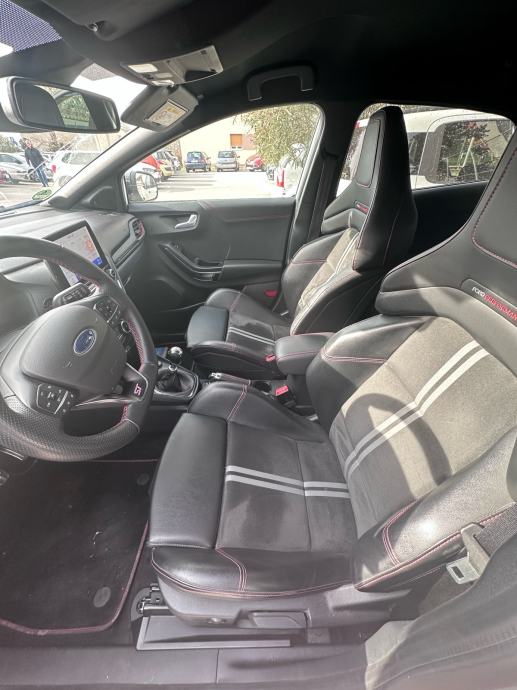 Ford Puma ST Performance Pack - Jamstvo + 2 Seta guma, 2022 god.