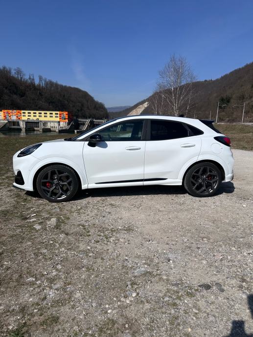 Ford Puma ST Performance Pack - Jamstvo + 2 Seta guma, 2022 god.
