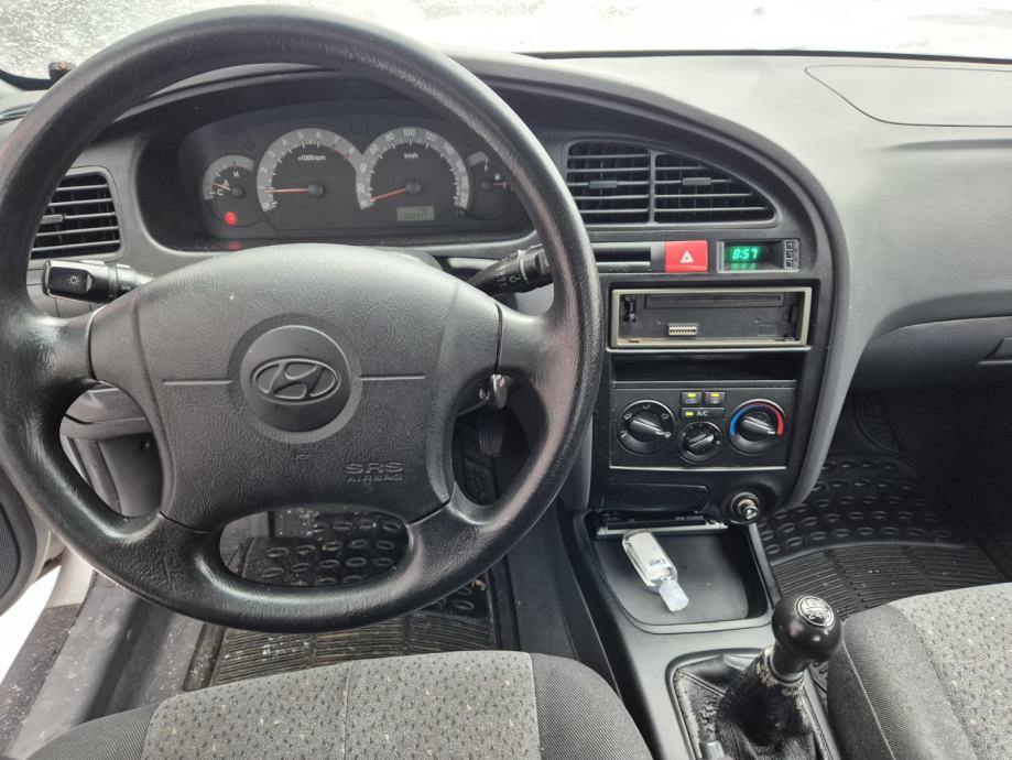 Hyundai Elantra 1,6, 2002 god.