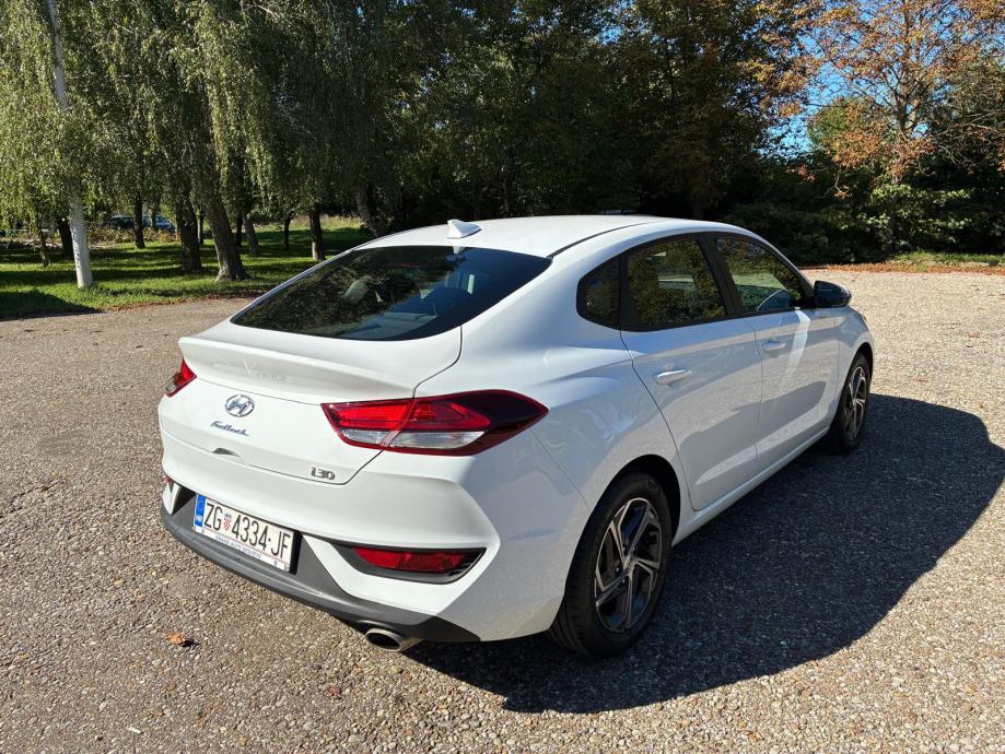 HYUNDAI i30 FASTBACK, 2023 god.