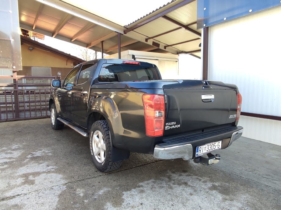 Isuzu D-MAX 2500 LS SUPER STANJE, 2013 god.