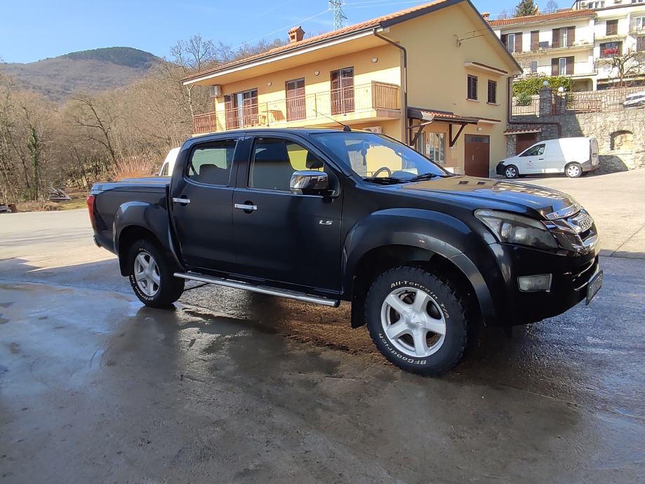 Isuzu D-MAX 2500 LS SUPER STANJE, 2013 god.