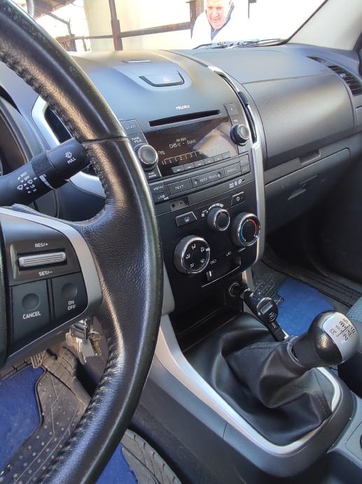 Isuzu D-MAX 2500 LS SUPER STANJE, 2013 god.