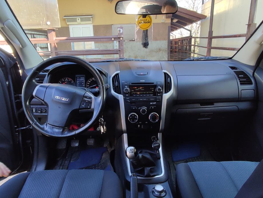 Isuzu D-MAX 2500 LS SUPER STANJE, 2013 god.