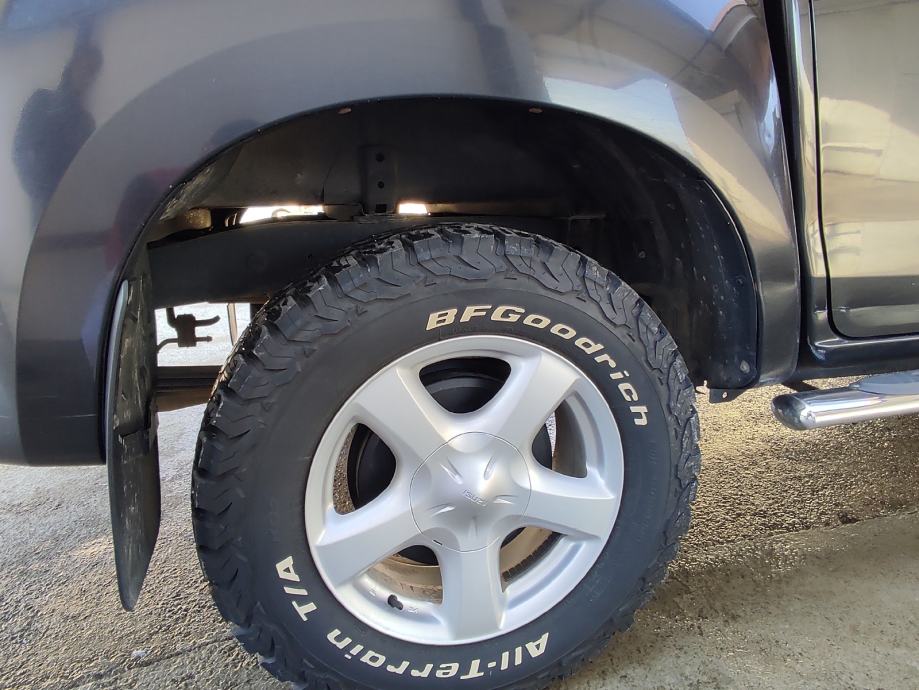 Isuzu D-MAX 2500 LS SUPER STANJE, 2013 god.