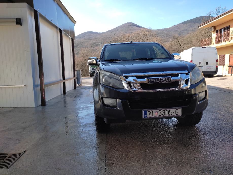 Isuzu D-MAX 2500 LS SUPER STANJE, 2013 god.