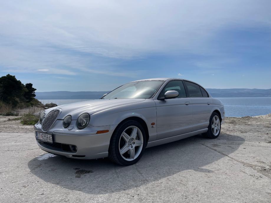 Jaguar S-Type 4.2 supercharged, 2003 god.