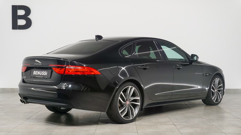 JAGUAR XF R-SPORT 2.0 D, 2016 god.
