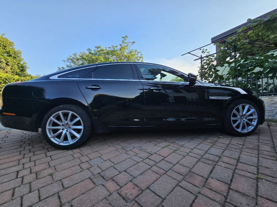 Jaguar XJ 3,0 V6 SWB, 2010 god.
