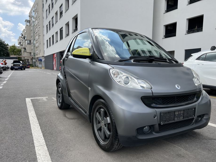 JEDINSTVEN Smart fortwo coupe Grey Style automatik TOP STANJE, 2010 god.
