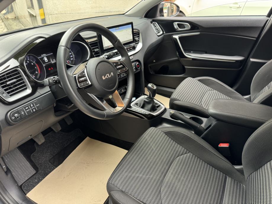 Kia Ceed 1.5 T-GDI EX VISION- 14.940km- AKCIJA!!!, 2023 god.