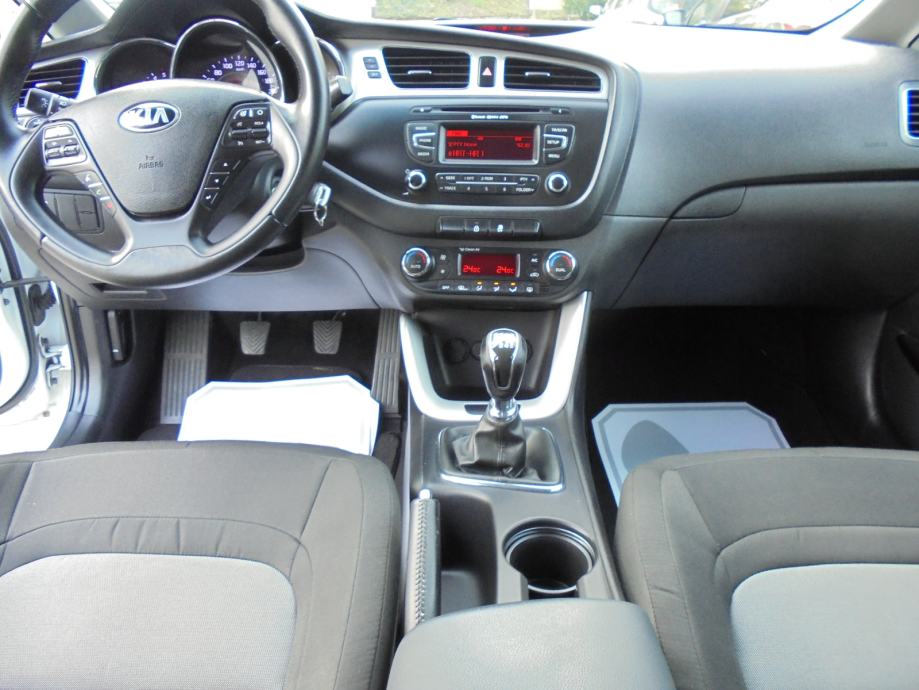 KIA CEED 1.6 CRDI CLIMATRONIC ,TEMPOMAT, EL. PAKET, ABS, ESP, ALU ...