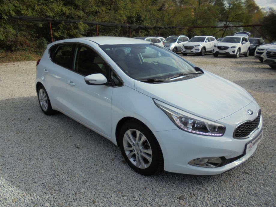 KIA CEED 1.6 CRDI CLIMATRONIC ,TEMPOMAT, EL. PAKET, ABS, ESP, ALU ...