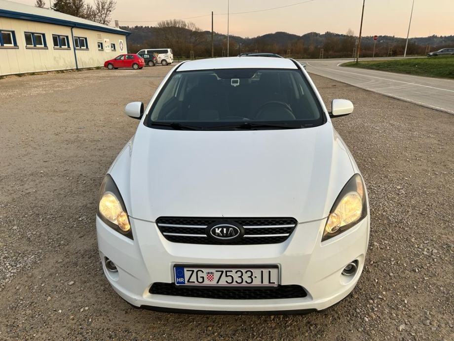 Kia Ceed (ceed) 1,4 LX, 2009 god.