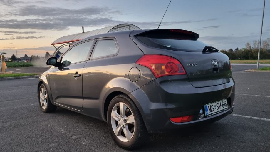 Kia Ceed (ceed) 1,4, 2009 god.
