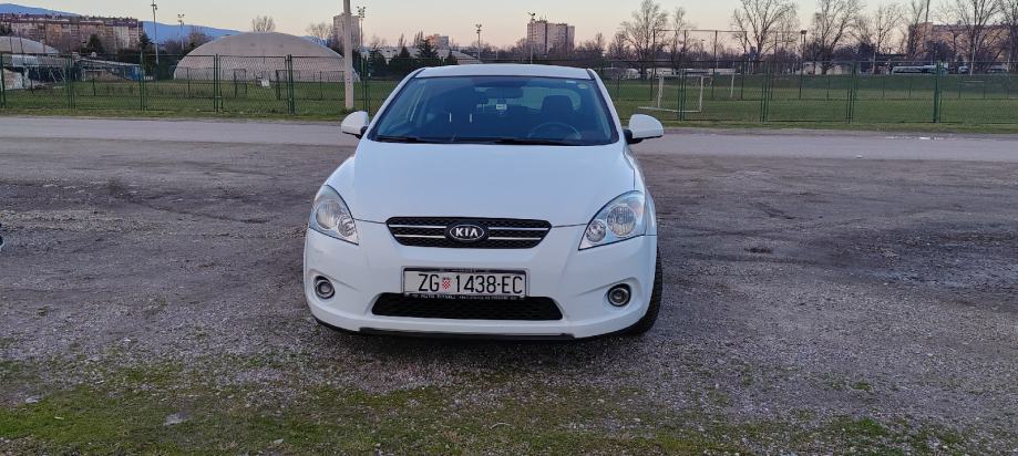 Kia Ceed (ceed) 1,4, 2009 god.