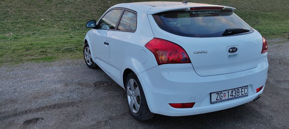 Kia Ceed (ceed) 1,4, 2009 god.