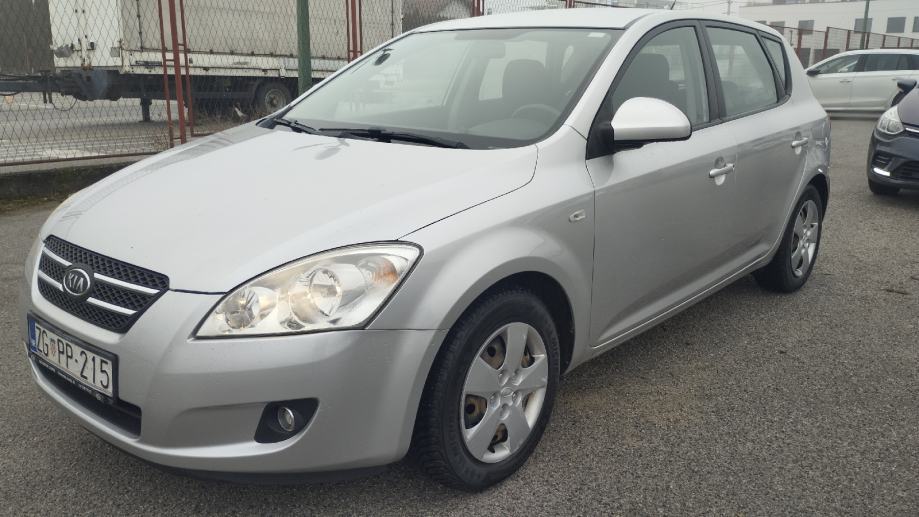 Kia Ceed (ceed) 1,4, 2007 god.